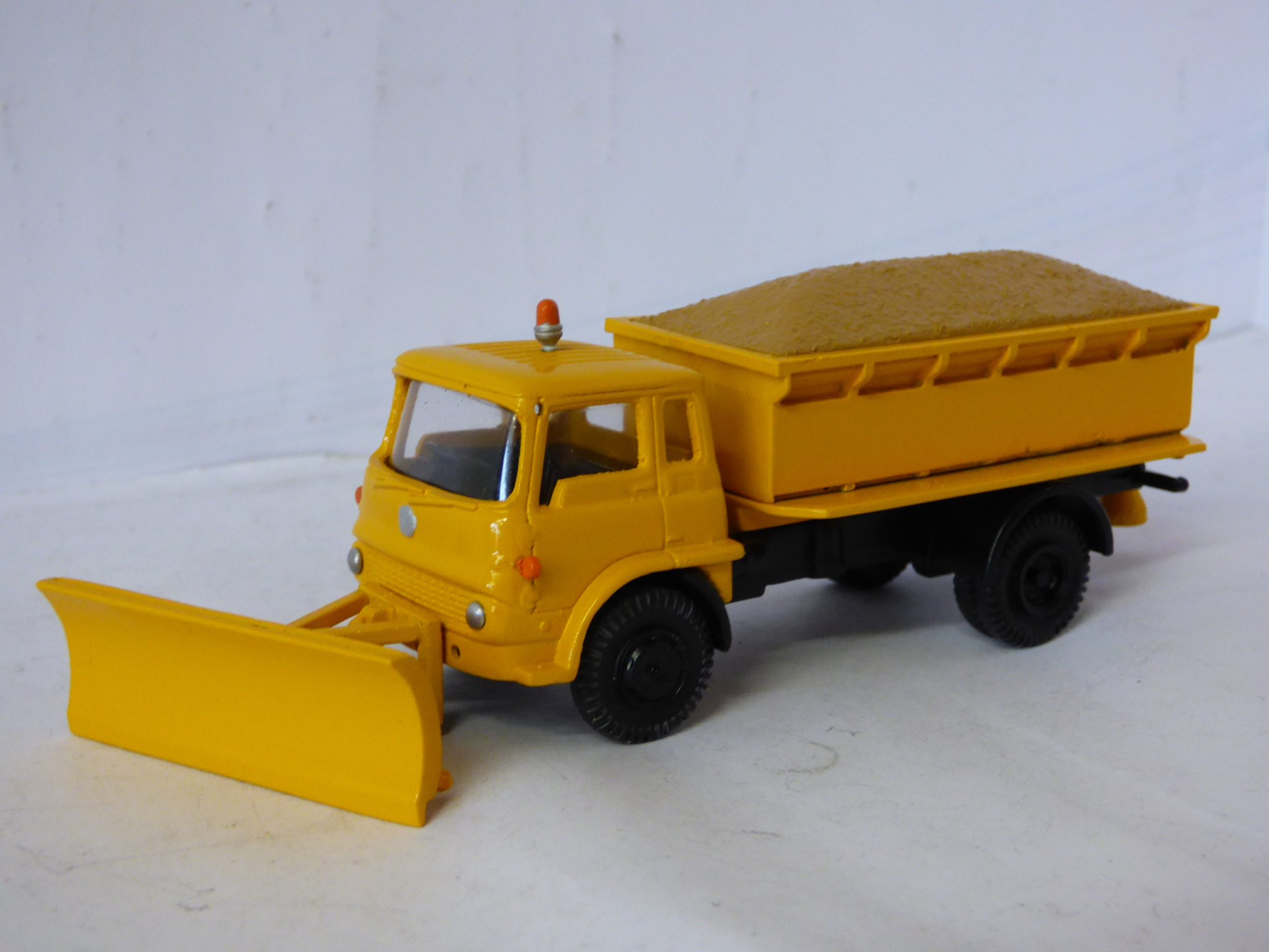 Promod Bedford TK Gritter & Snow Plough Built model 1:50th scale ...