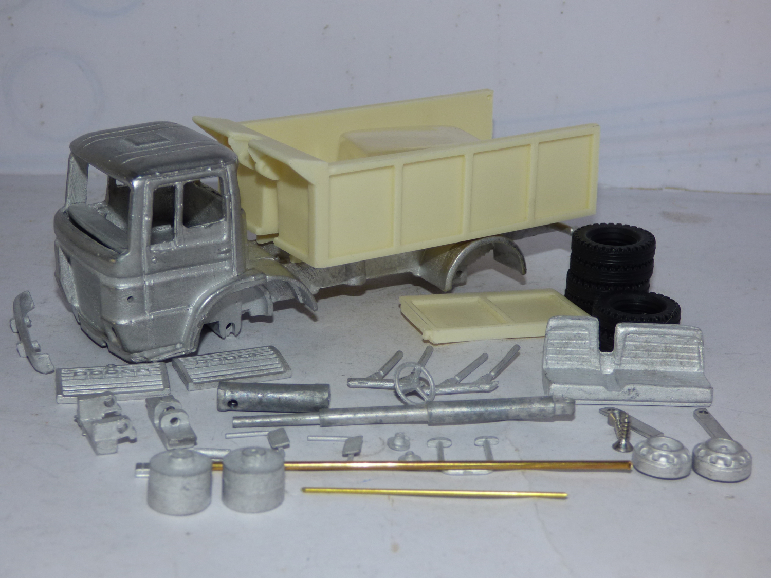 Promod Dodge Commando 4 wheel tipper 1/50th scale kit | Promod - Dolia ...