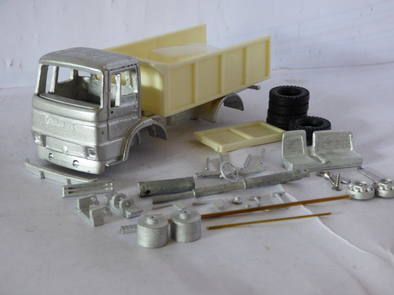 Promod Commer Commando 100 4 wheel tipper truck kit 1/50th scale ...