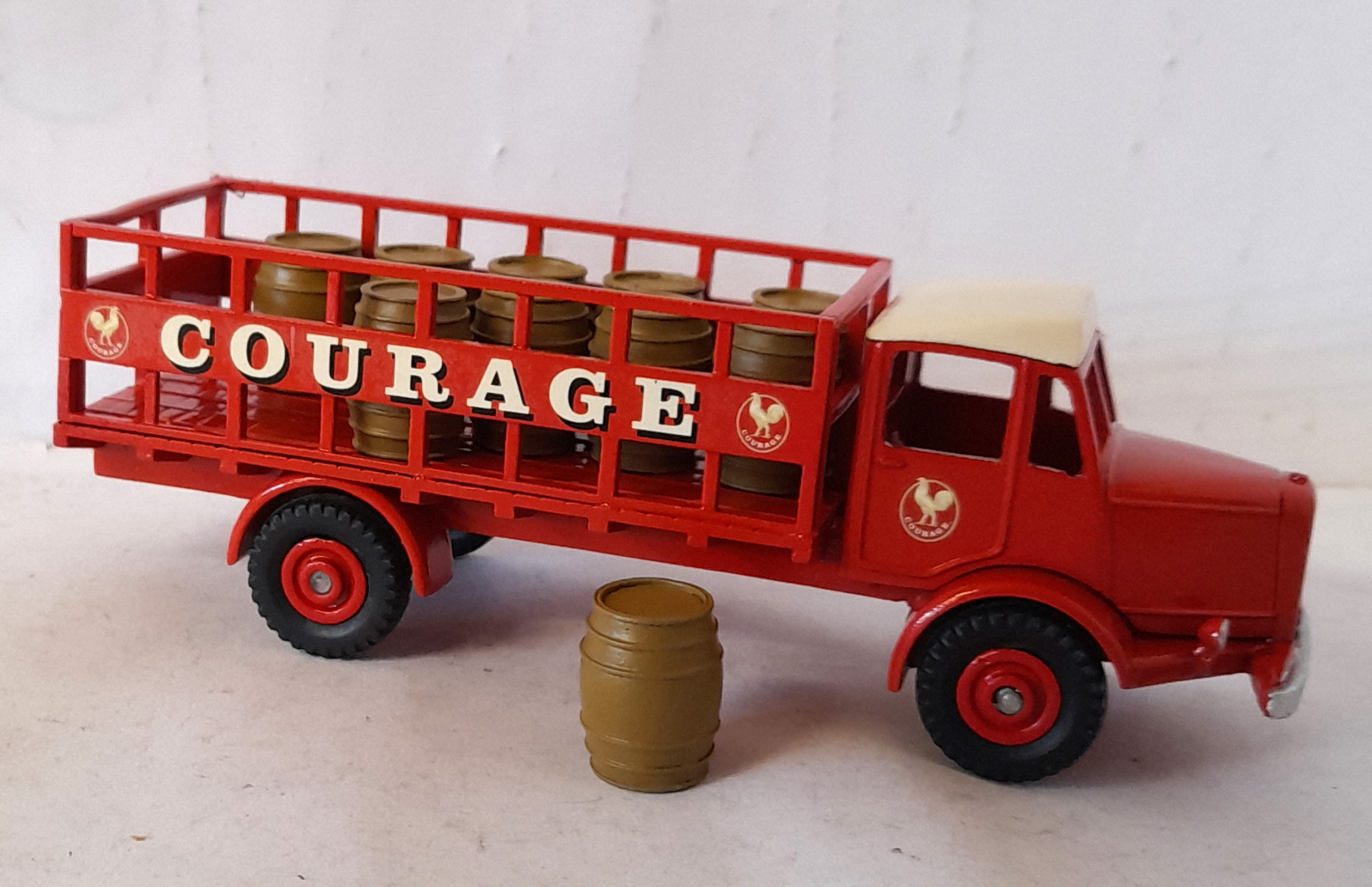 Ruby Toys Dennis Pax Brewery Dray Courage Brewery | Promod - Dolia ...
