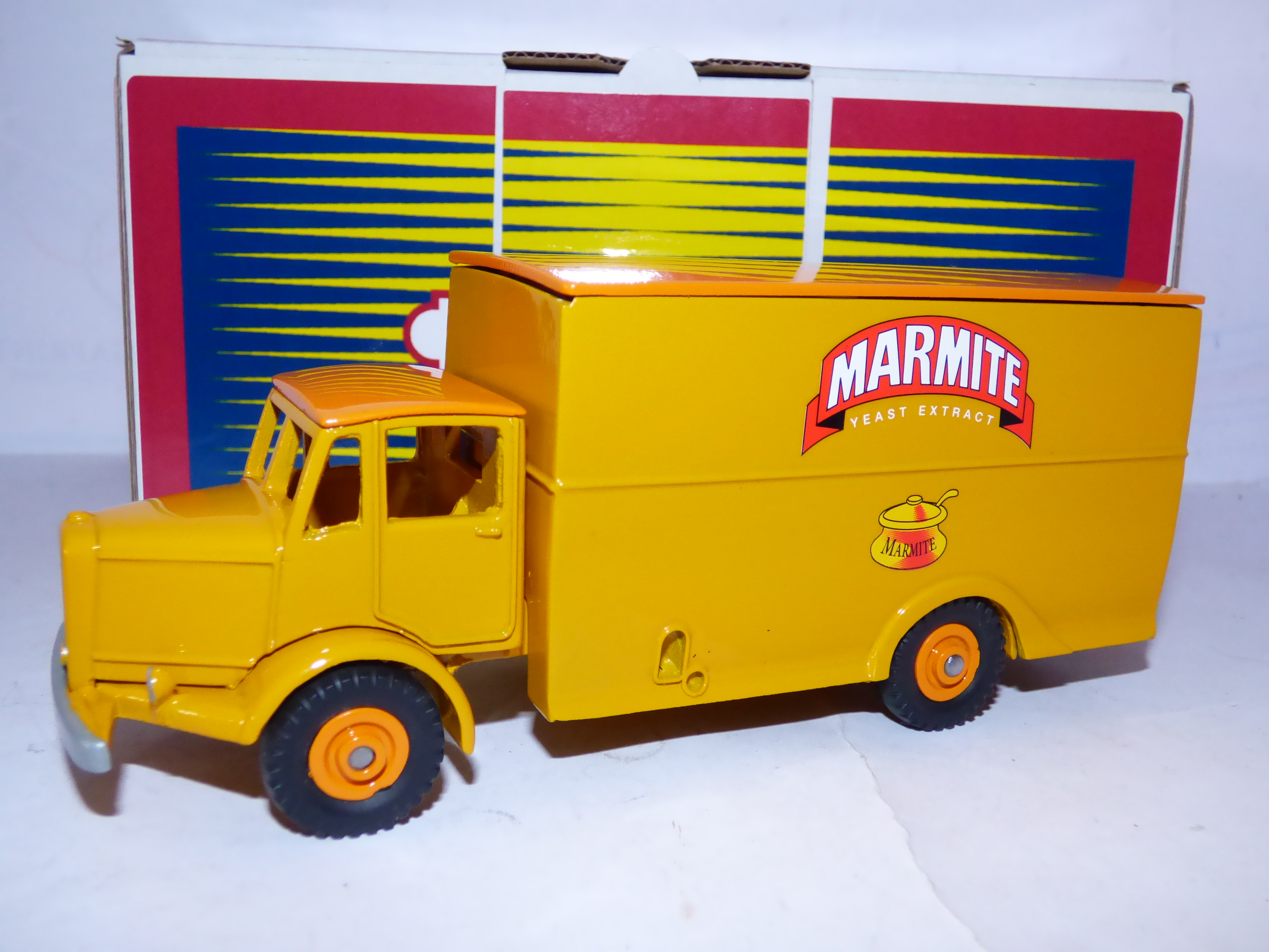 Ruby Toys Dennis Pax Box Van Marmite | Promod - Dolia Collectables